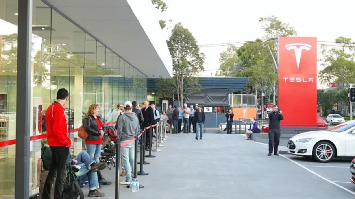 Tesla Interview Day in Malaysia Draws Long Candidate Queue – Verum News