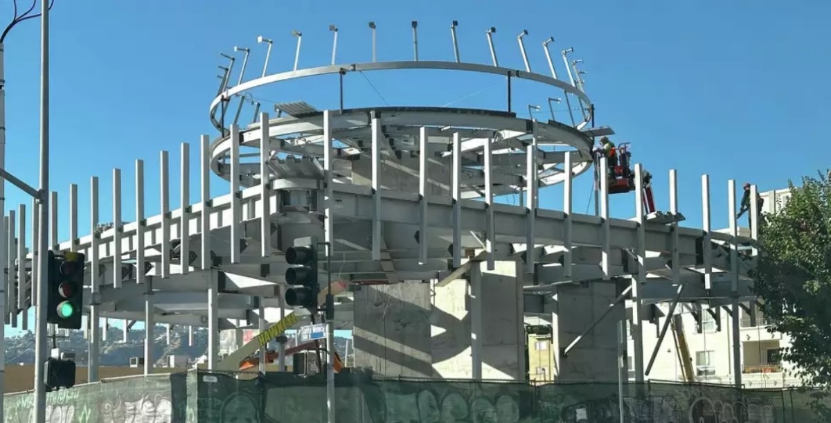 Tesla’s Drive-in Movie Theater Diner Shows Huge Progress – Verum News